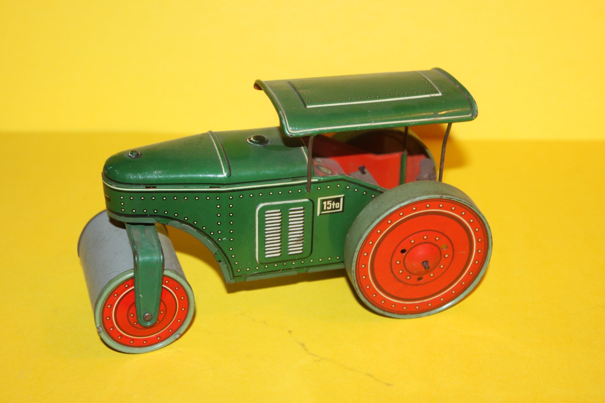 Giocattoli di latta d'epoca